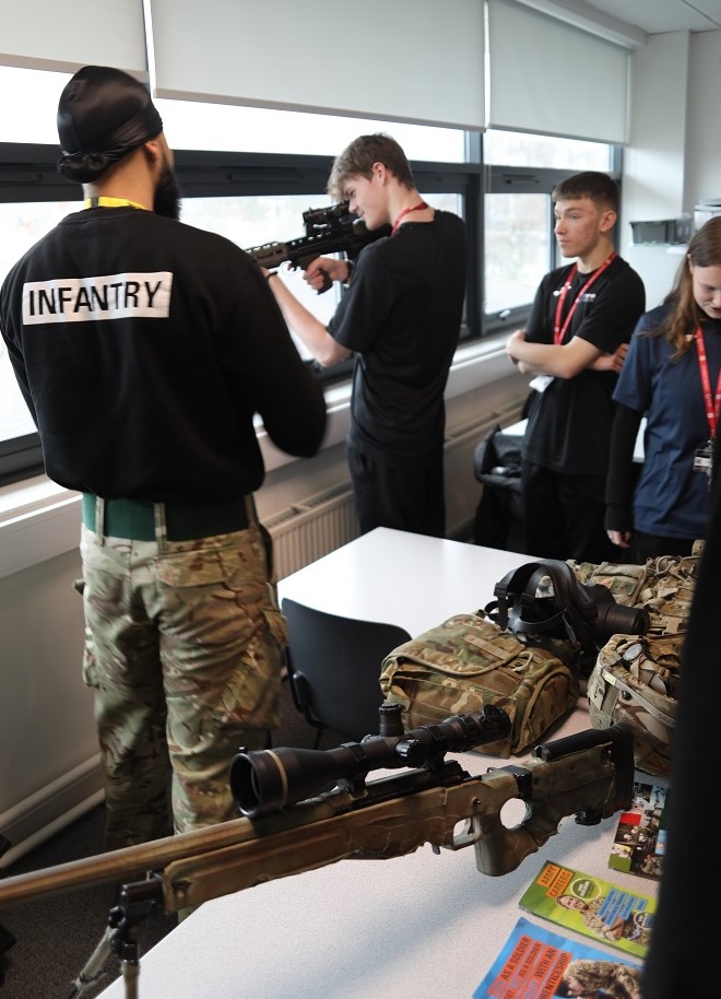 Students learn about careers in the Armed Forces – Telford College